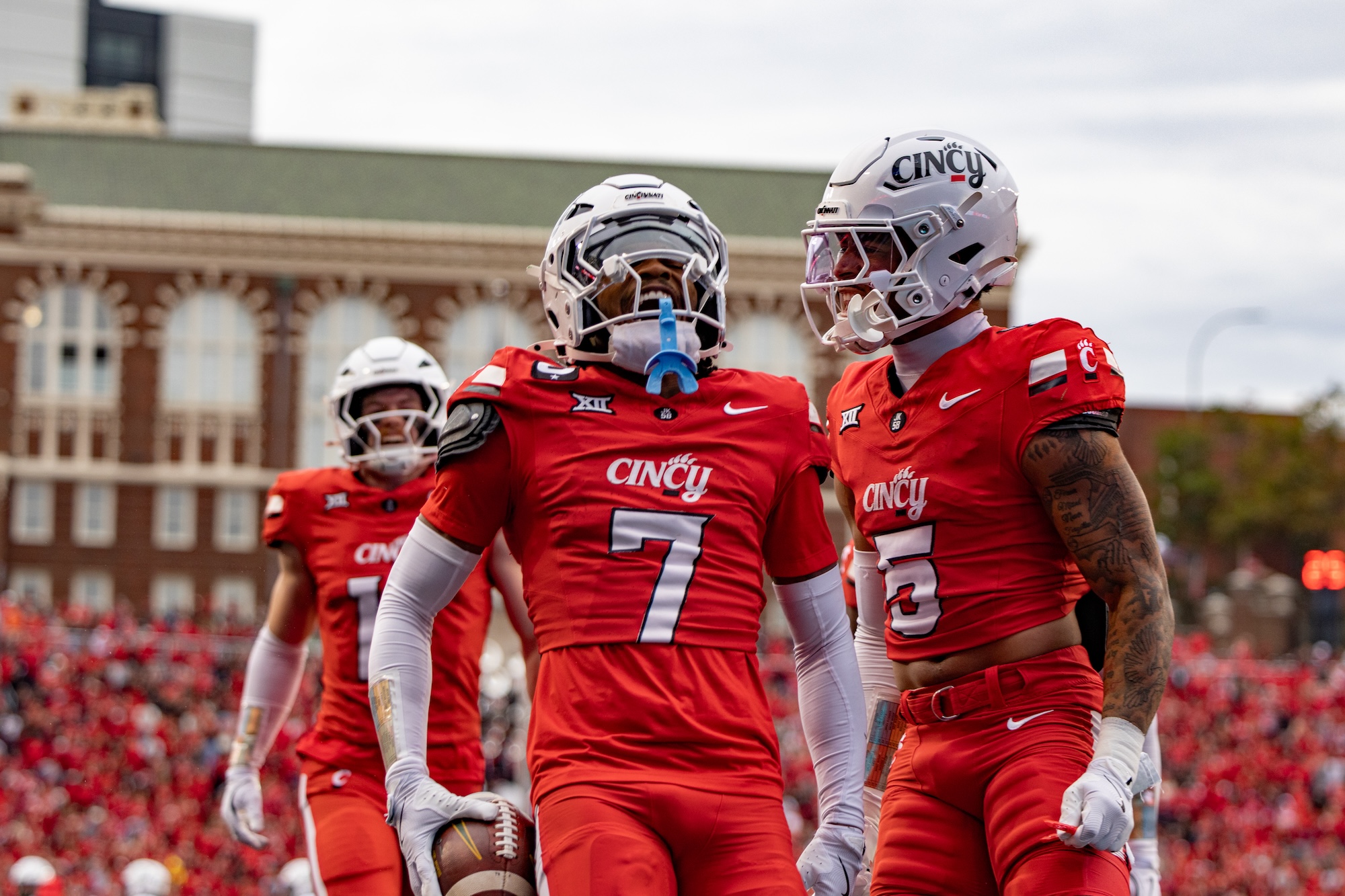 [PHOTOS] University of Cincinnati Bearcats Earn Seventh-Straight Win ...